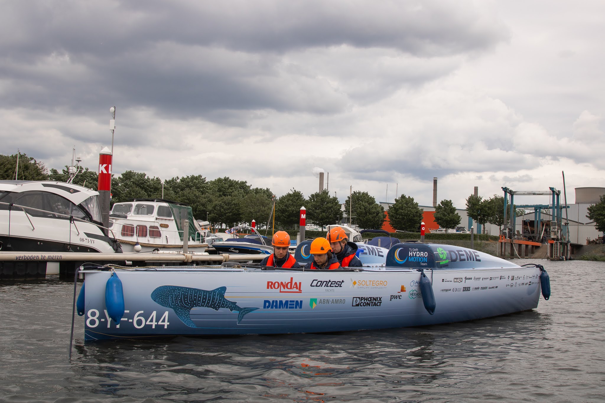 Hydrogen-Powered Boat Races with Peplink-Powered Network