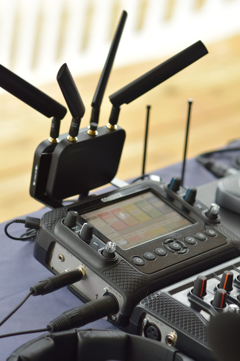 Peplink MAX Adapter - State-of-the-art palm-sized portable cellular modem