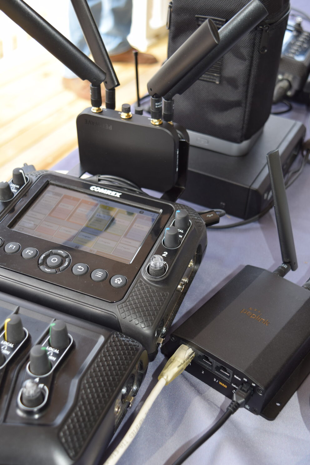 Peplink MAX Adapter - State-of-the-art palm-sized portable cellular modem